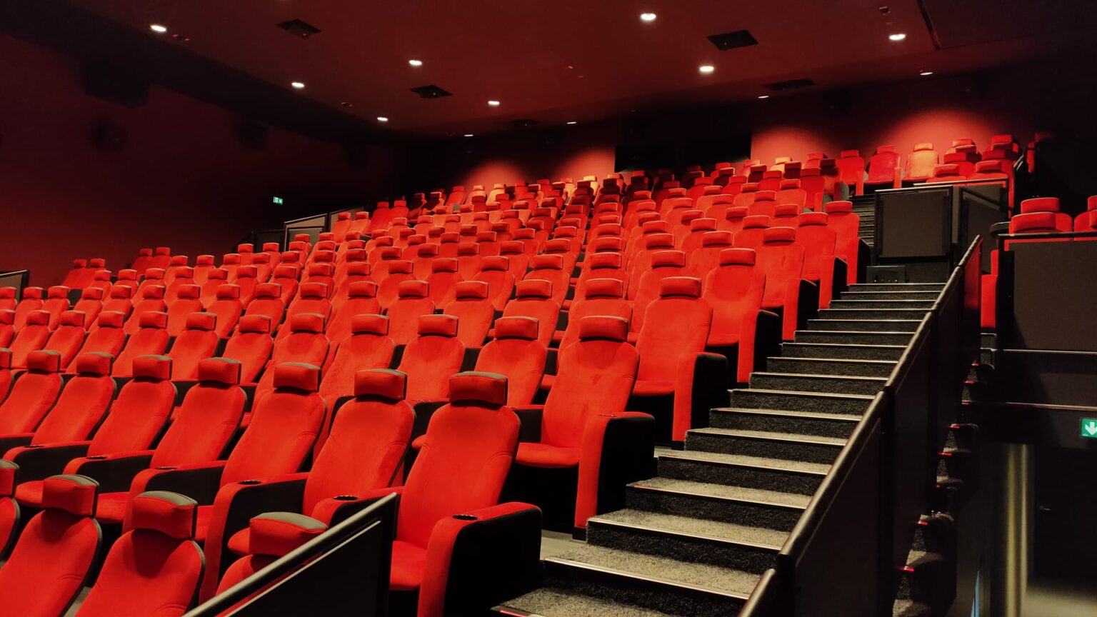 Hollywood Megaplex | Infinity Seating Solutions